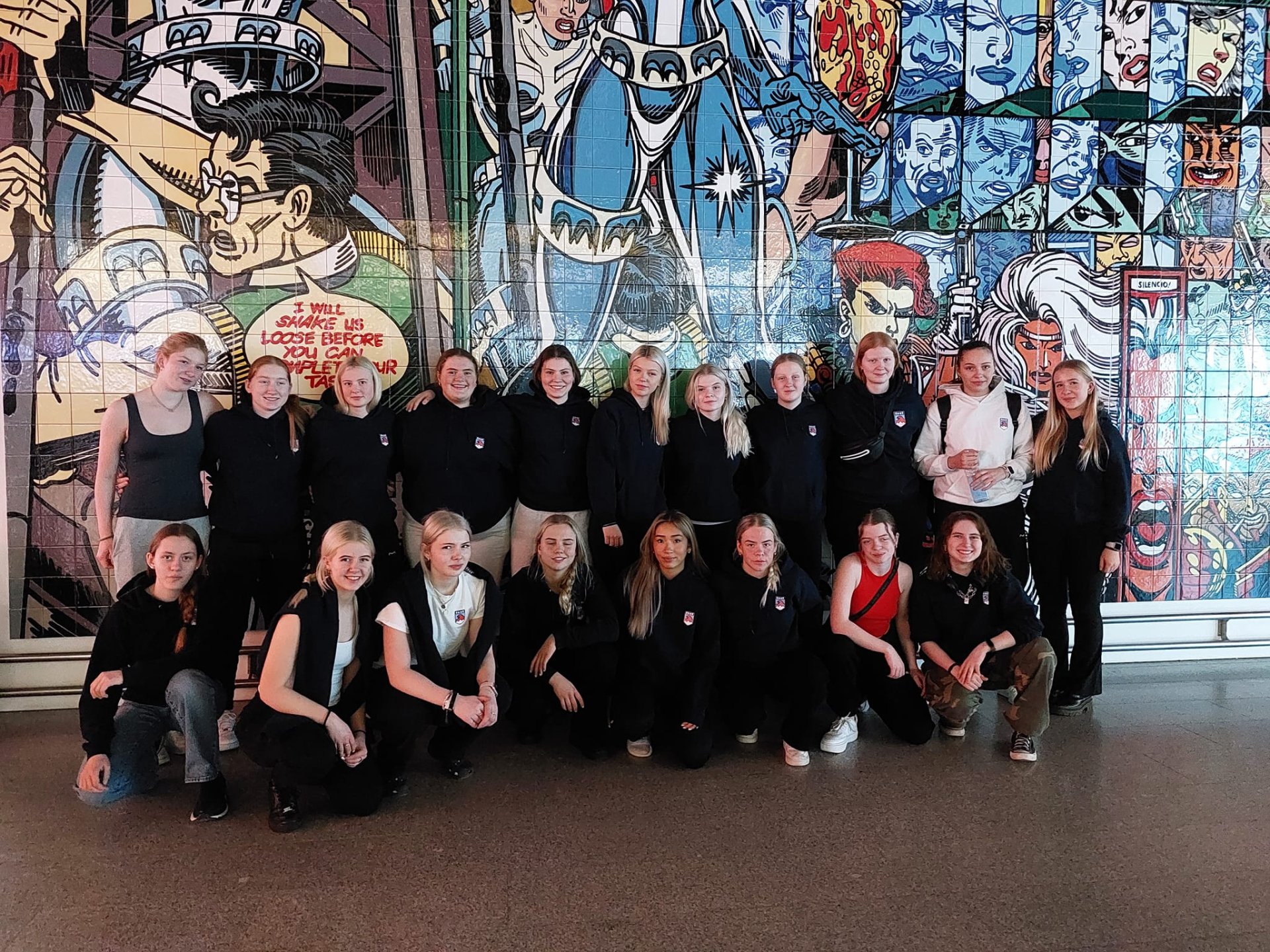 U18 kvennalandslið Íslands farnar af stað til Búlgaríu | Skautafélag ...